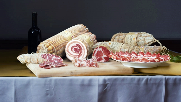 Nasce il "Distretto del Cibo dei Salumi DOP Piacentini" - Newsfood ...