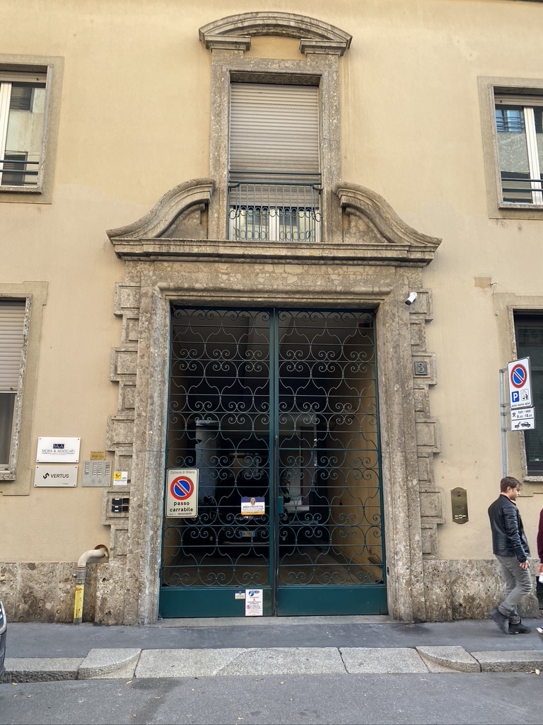 Milano: Il cancello artistico del Portaluppi cerca casa - Newsfood - Nutrimento e Nutrimente ...