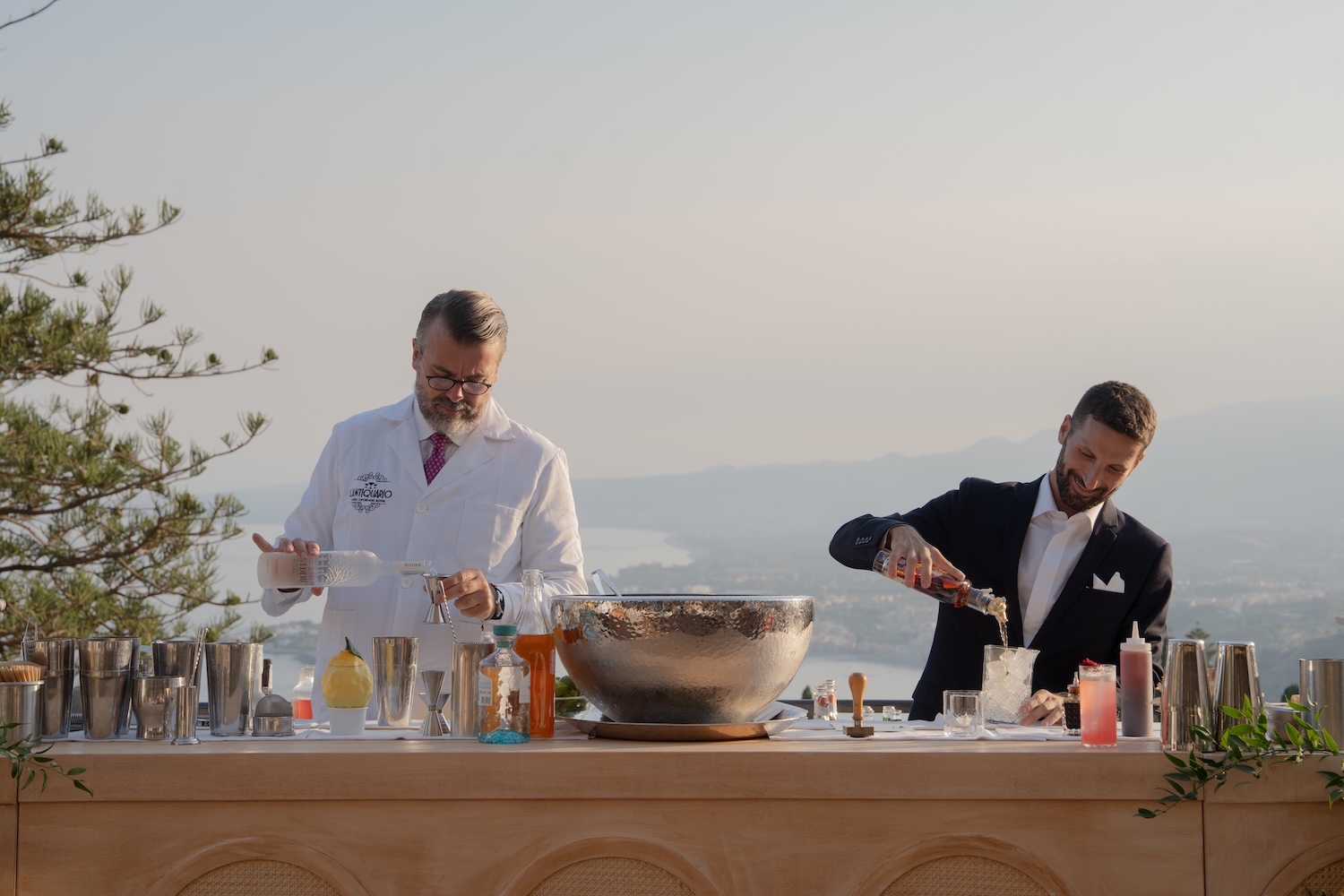 Cocktail e bartender di fine estate a Taormina - Newsfood - Nutrimento ...